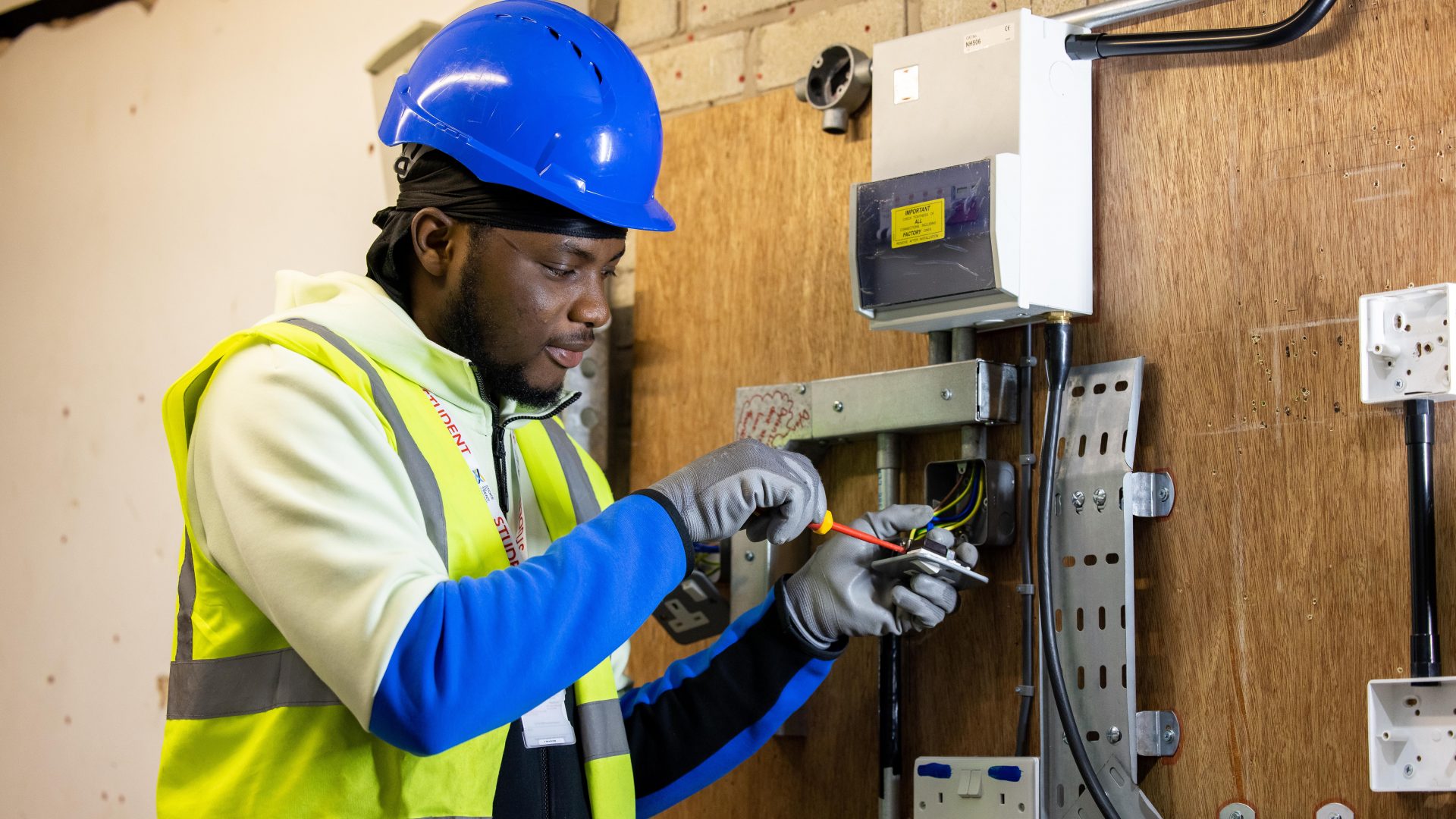 Standard Level 3 Installation Electrician/Maintenance Electrician ...